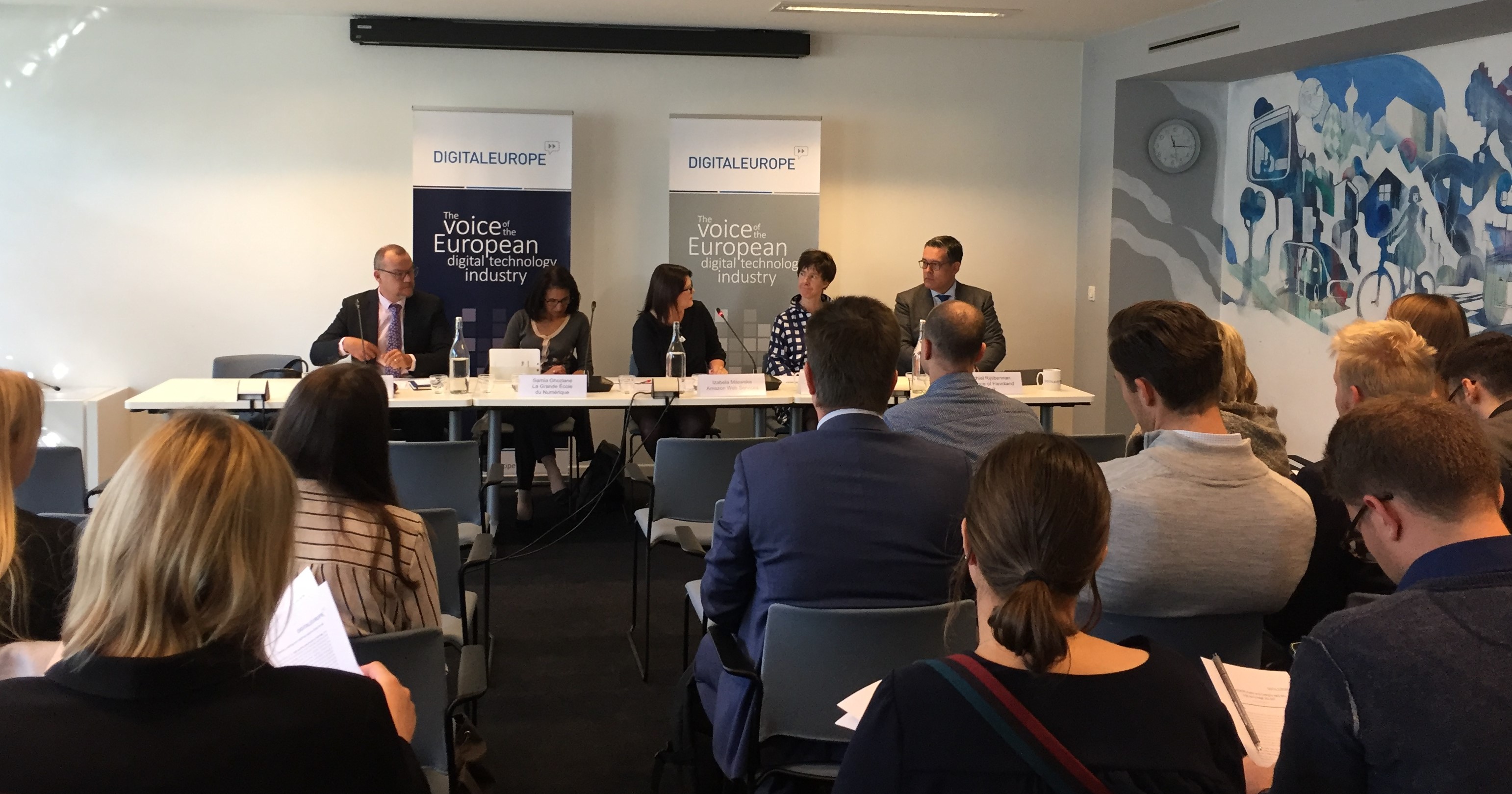 DIGITALEUROPE hosted a roundtable: Digital skills for regions and ...